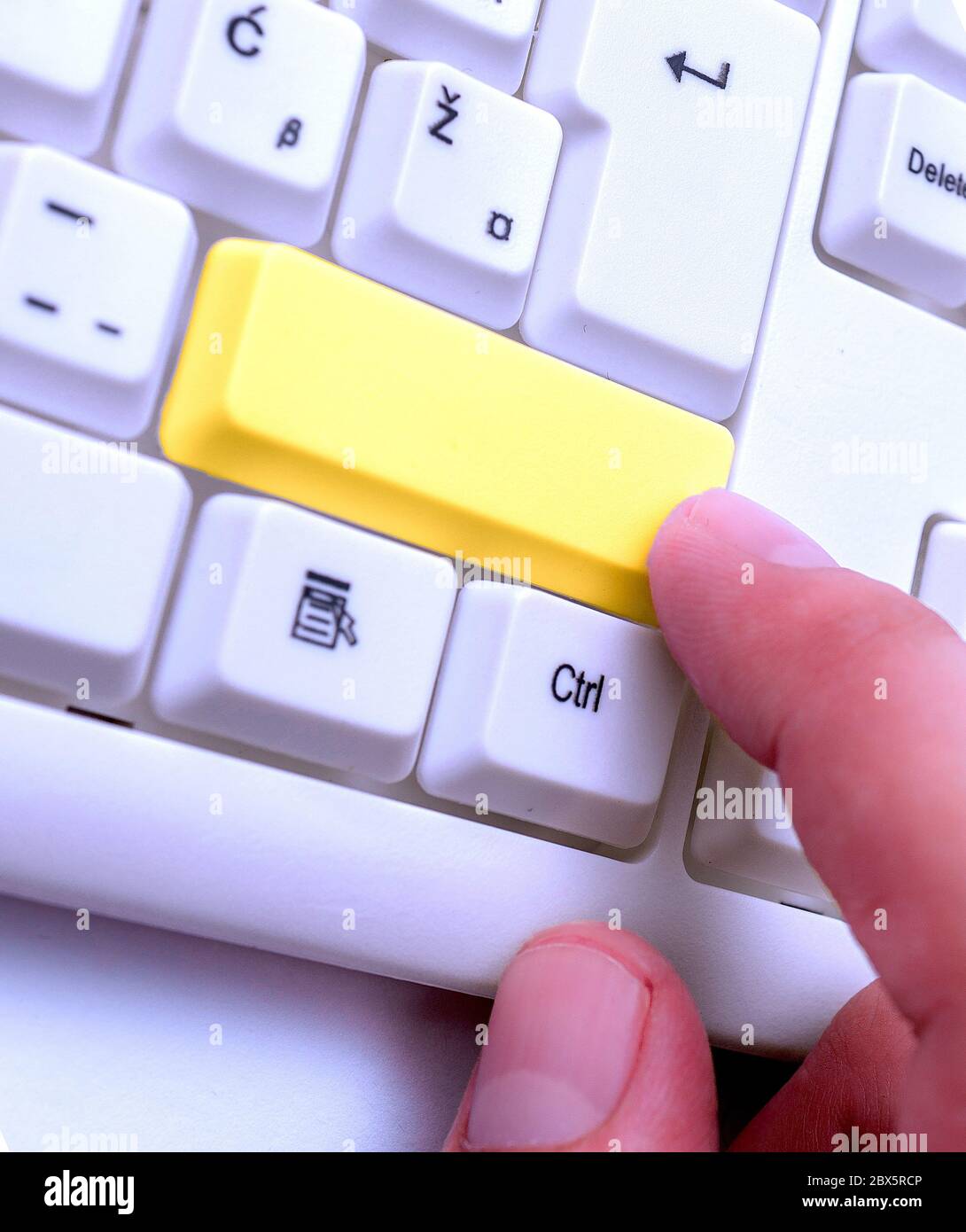 White Pc Keyboard With Empty Note Paper Above White Key Copy Space ...