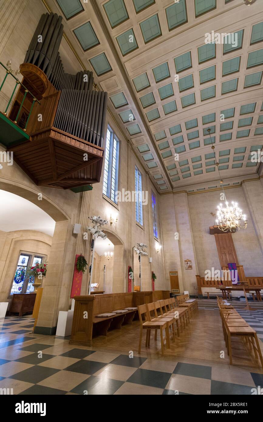 Modern church uk interior hi-res stock photography and images - Alamy