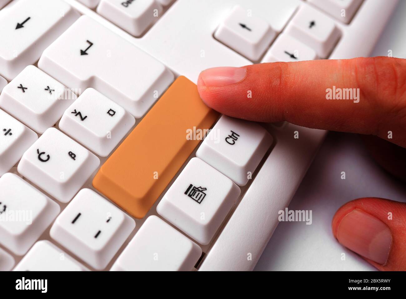 White Pc Keyboard With Empty Note Paper Above White Key Copy Space ...
