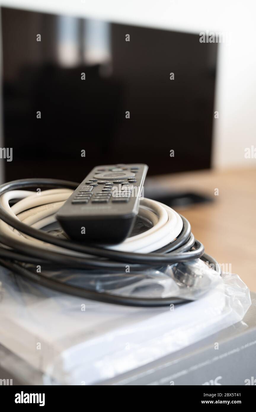 Unpacking a new laptop hi-res stock photography and images - Alamy
