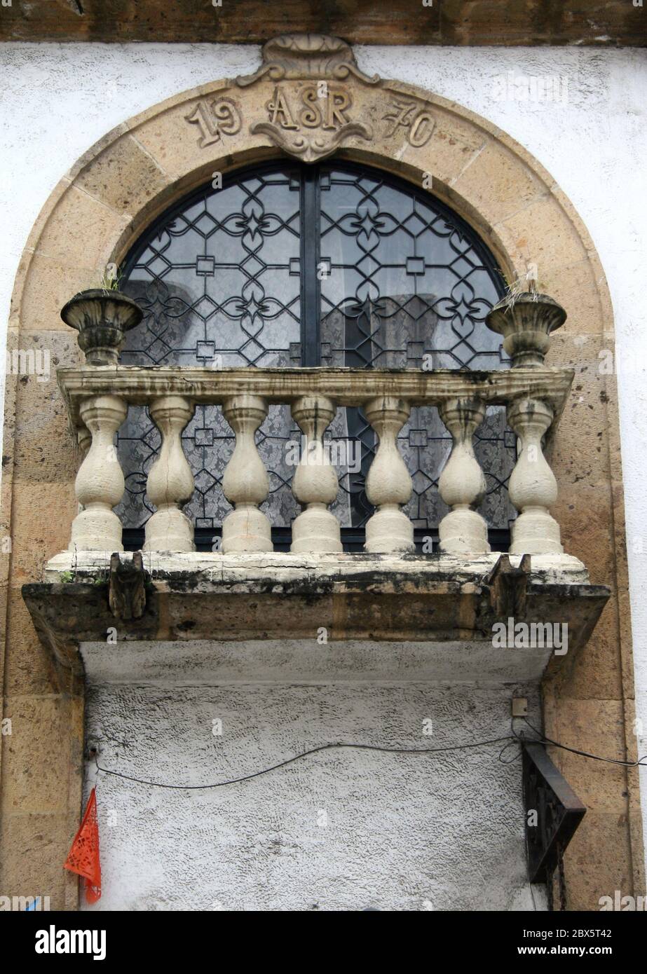 Mexican balcony hi-res stock photography and images - Alamy