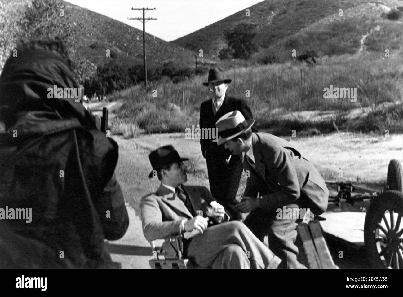 Still Cameraman and Film Crew with CLARK GABLE on set location candid ...