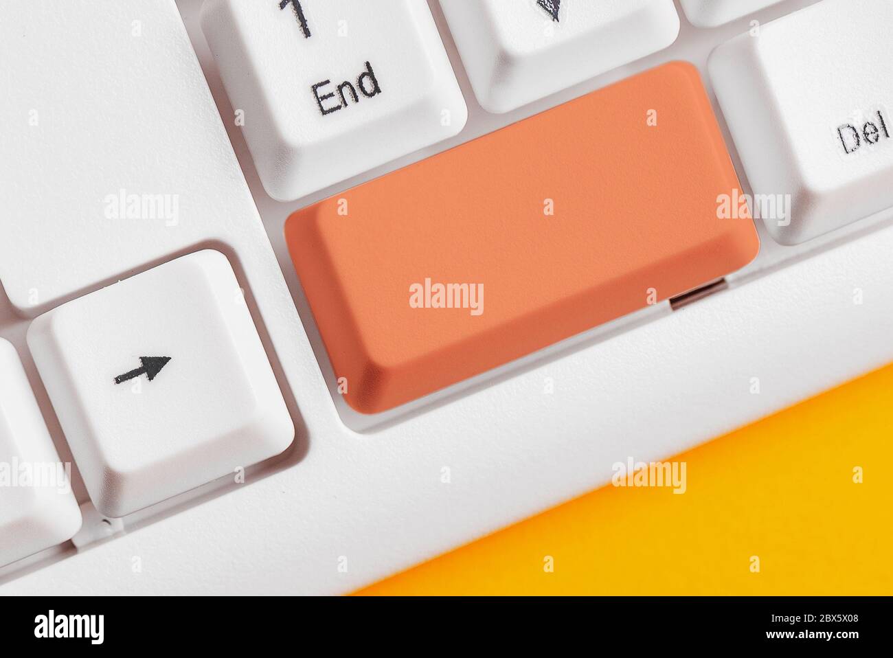White Pc Keyboard With Empty Note Paper Above White Key Copy Space ...
