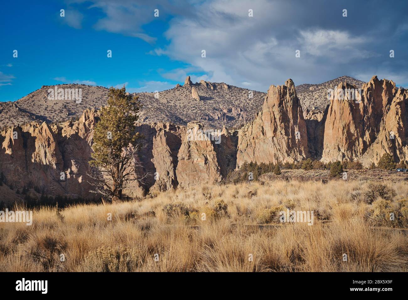 Photo of the sunset at the Smith Rock National Park Stock Photo - Alamy