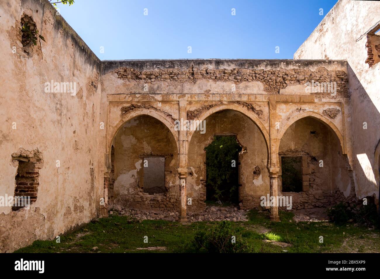Islamic arcs hi-res stock photography and images - Alamy