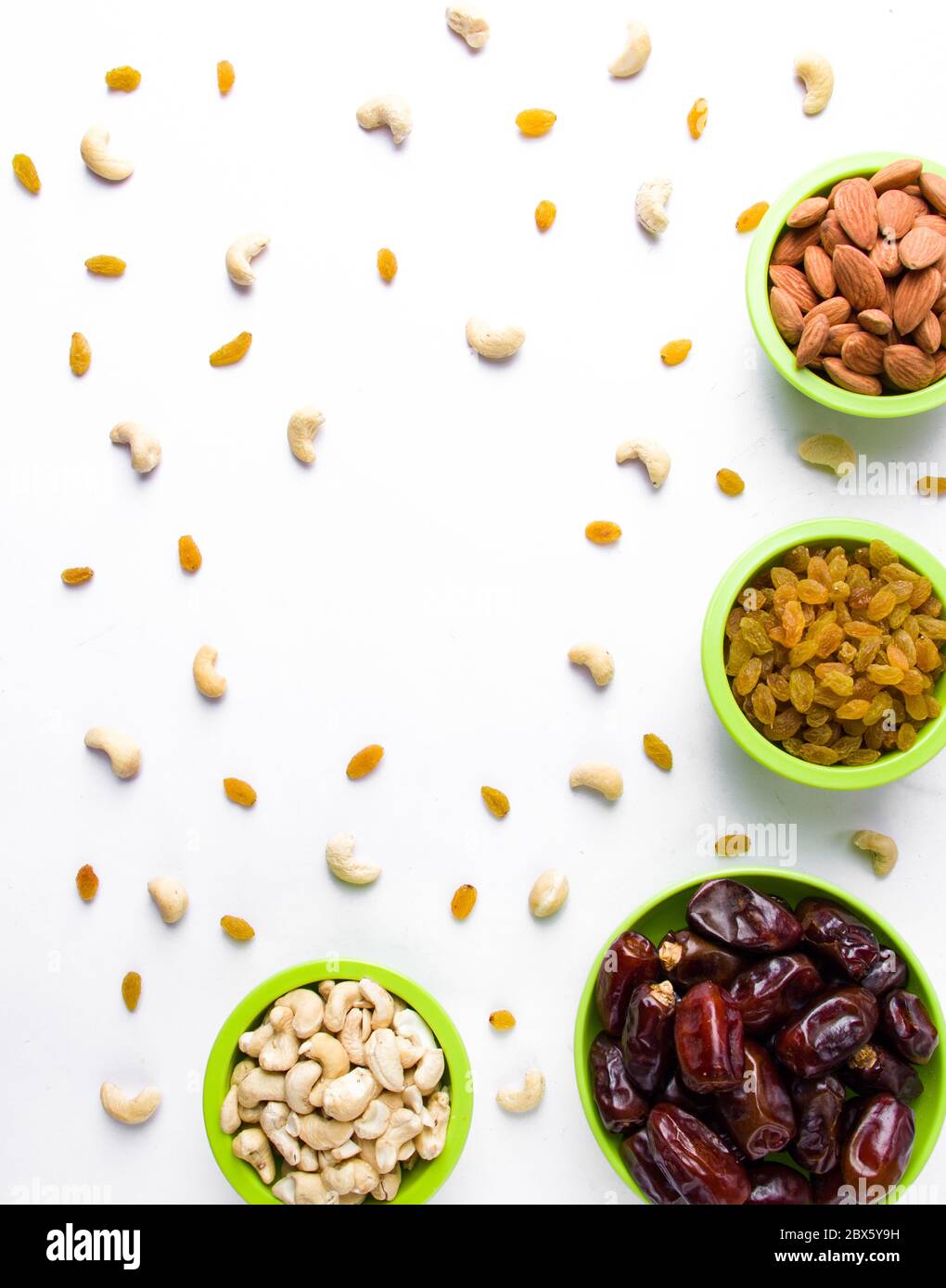 khajur, raisin/kismis, kaju badam/ cashew and almonds all at a single ...