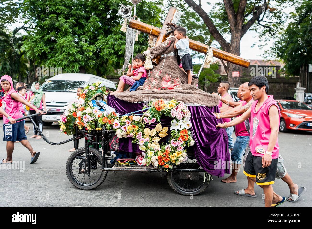 Thousands of Filipino Catholic devotees make their way through Manila ...