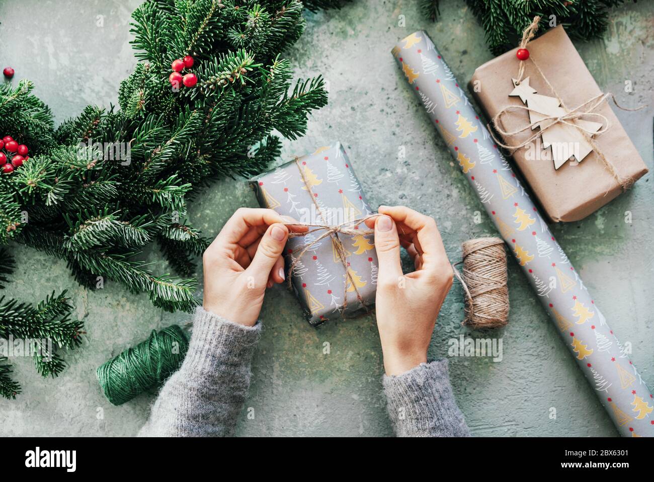 Hands decorate hi-res stock photography and images - Alamy