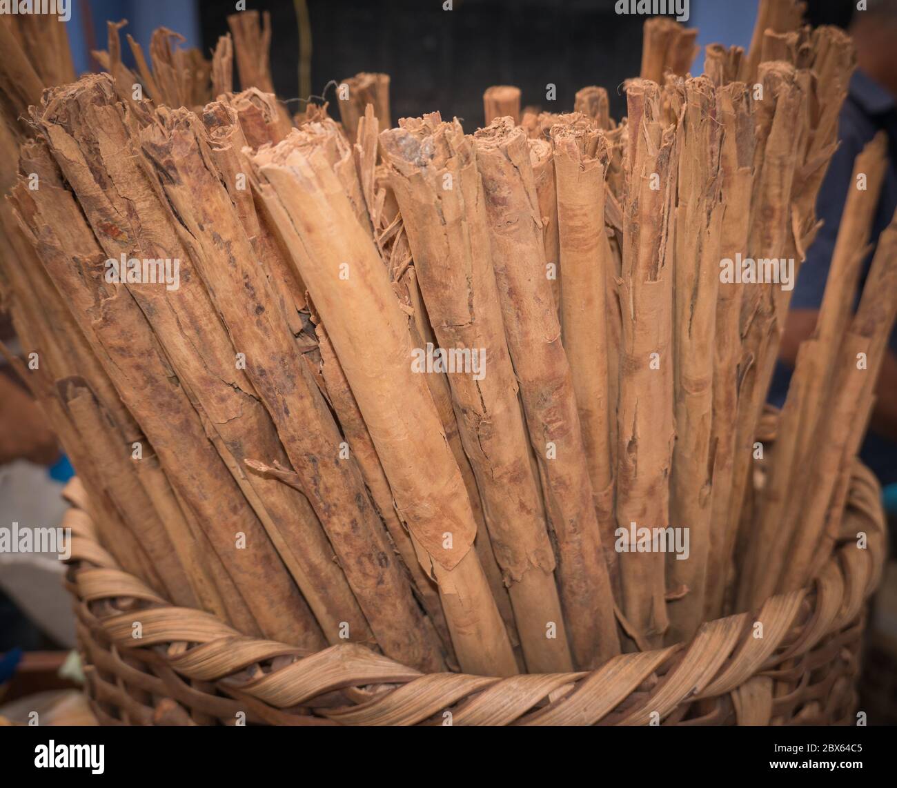 basket of large cinnamon sticks Stock Photo - Alamy