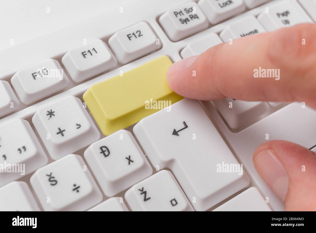 Pc Keyboard Key With Empty Note Paper Above Copy Space Stock Photo - Alamy