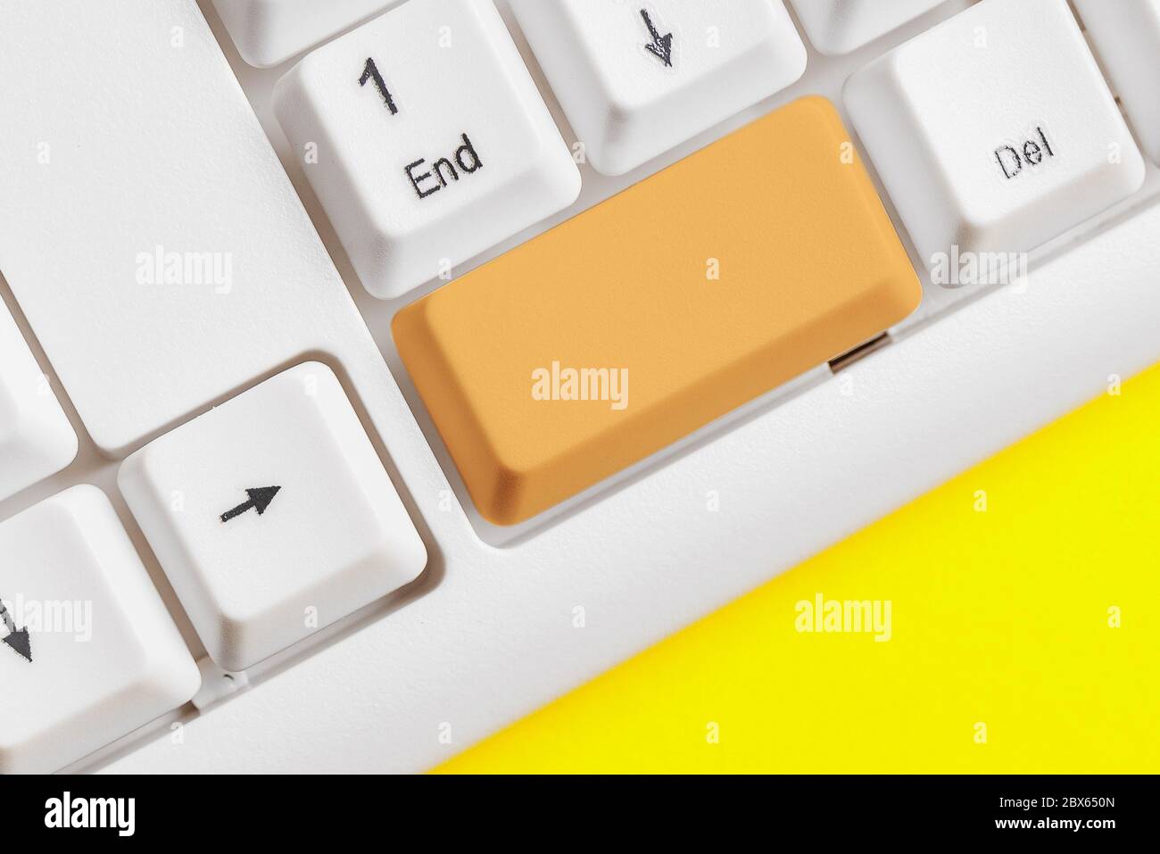 White Pc Keyboard With Empty Note Paper Above White Key Copy Space ...