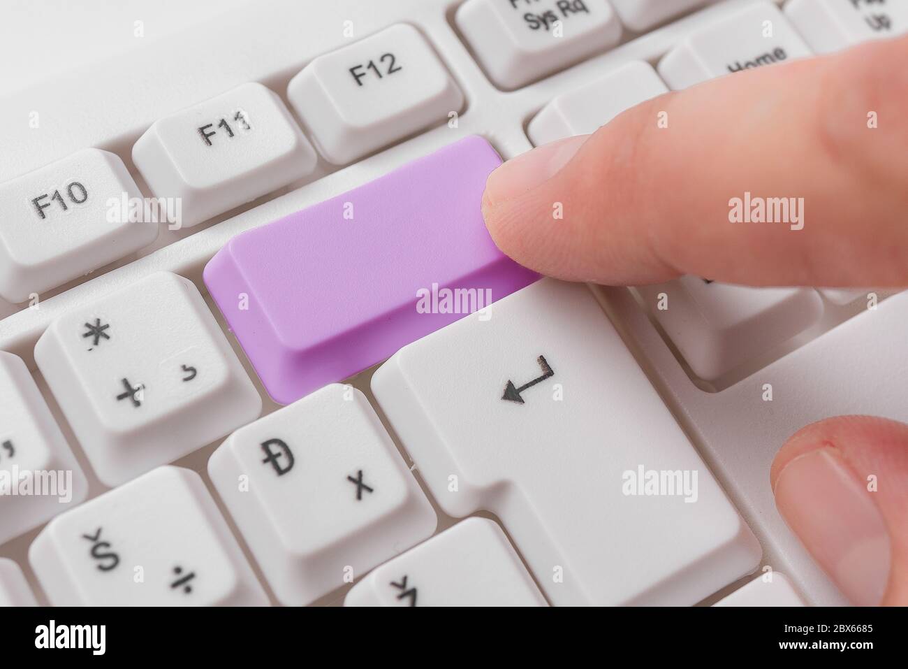 Pc Keyboard Key With Empty Note Paper Above Copy Space Stock Photo - Alamy