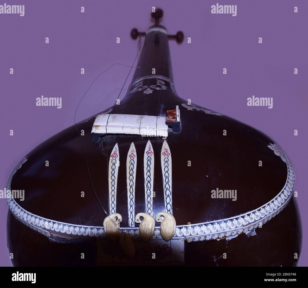 Tanpura Indian traditional classical musical instrument Stock Photo - Alamy Tanpura Indian traditional classical musical instrument Stock Photo - Alamy