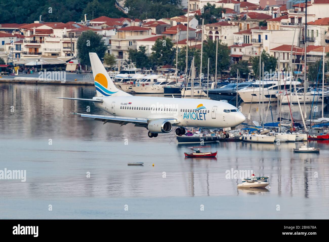 Boeing737 300 hi-res stock photography and images - Alamy