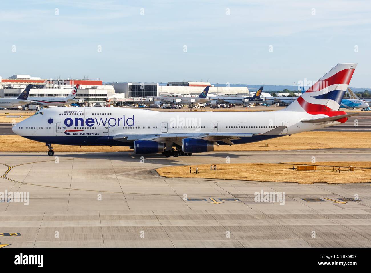 Boeing 747 400 united hi-res stock photography and images - Alamy