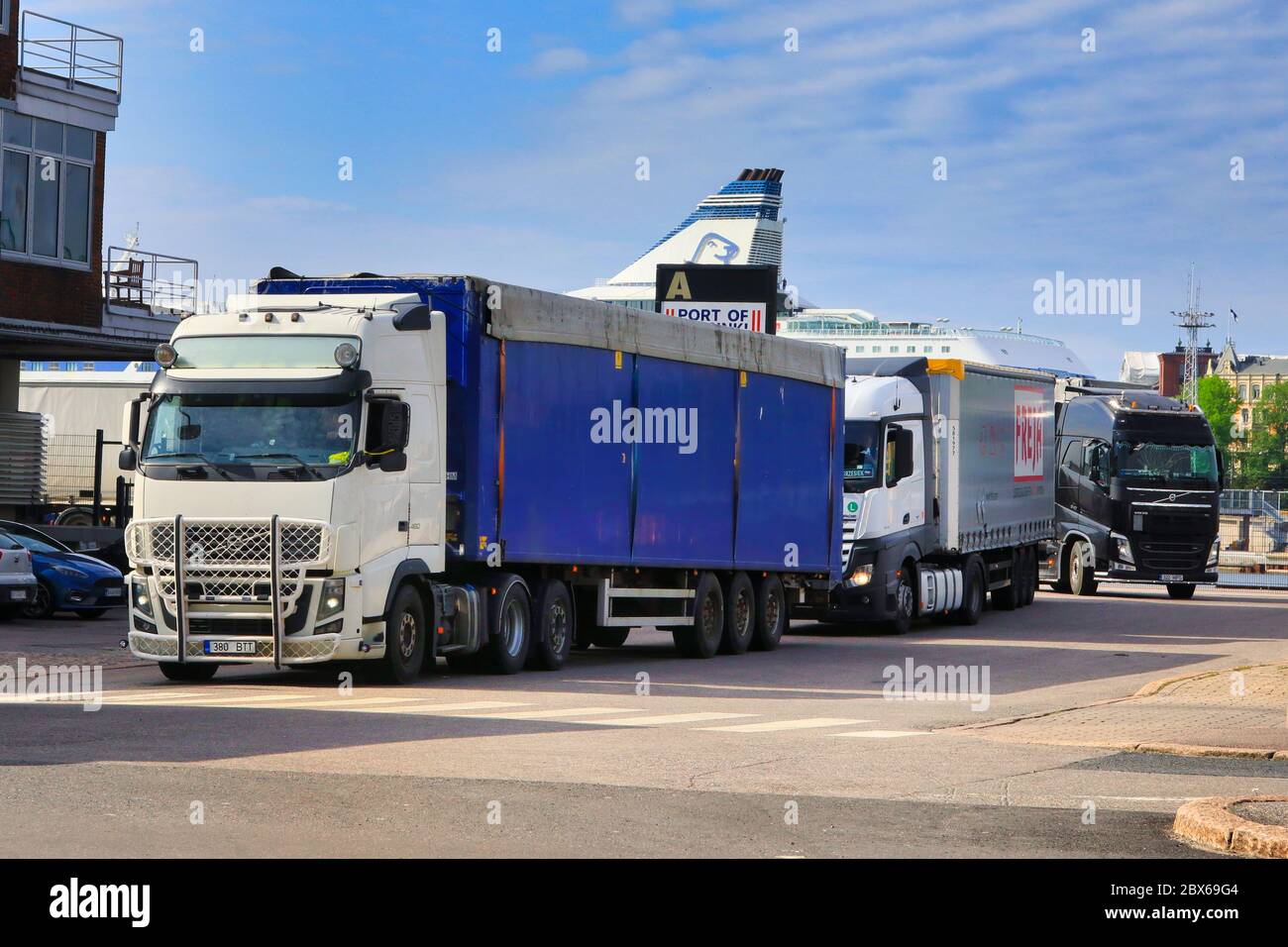 Lorries ferry queue hi-res stock photography and images - Alamy