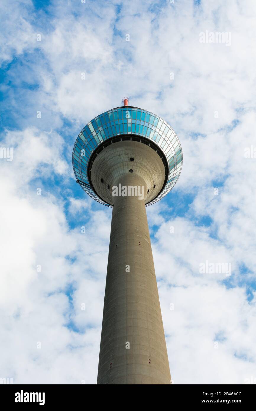 Tv tower feature hi-res stock photography and images - Alamy