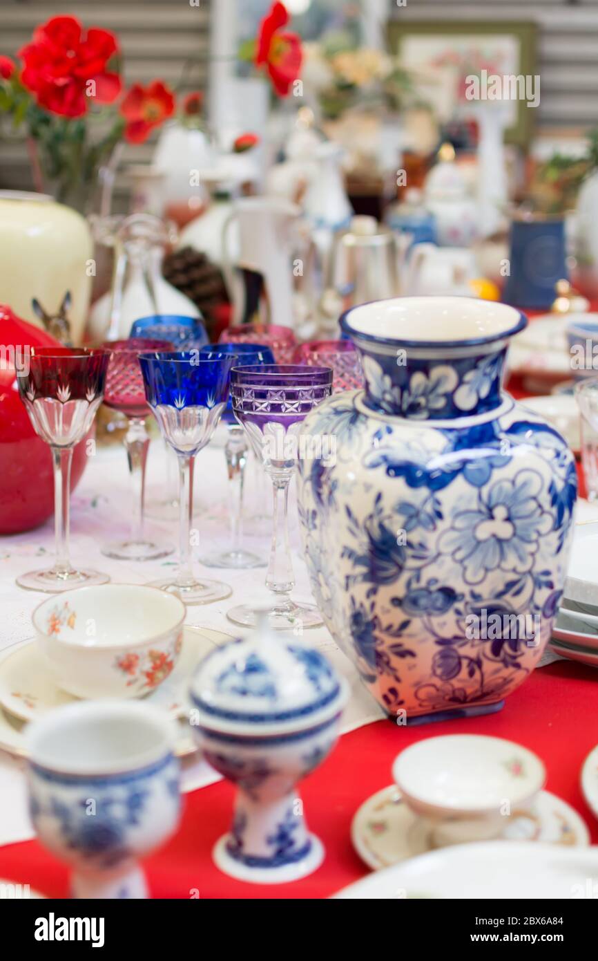 Messy flatware hi-res stock photography and images - Alamy