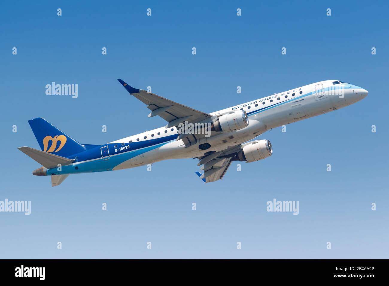Mandarin airlines embraer hi-res stock photography and images - Alamy