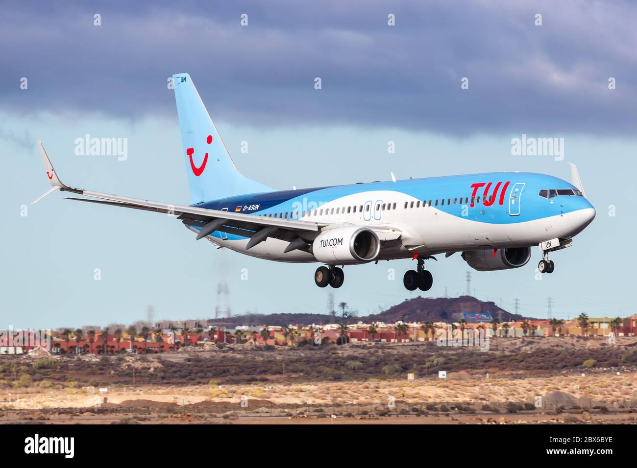 Tui Boeing 737 800 High Resolution Stock Photography and Images - Alamy