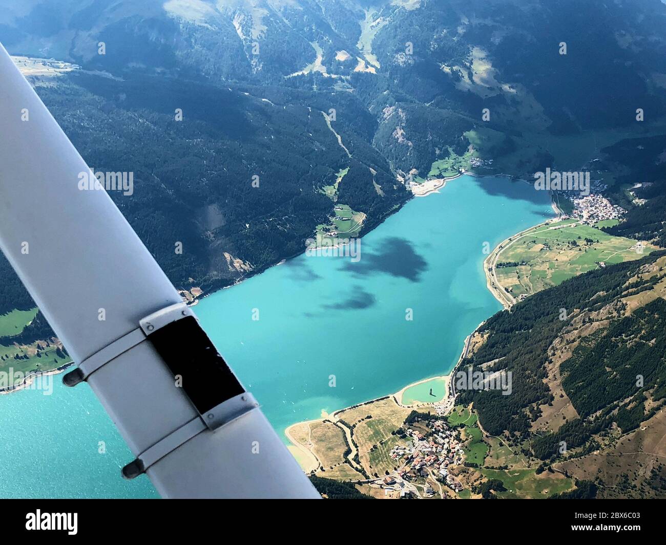 Lake seen from above hi-res stock photography and images - Alamy