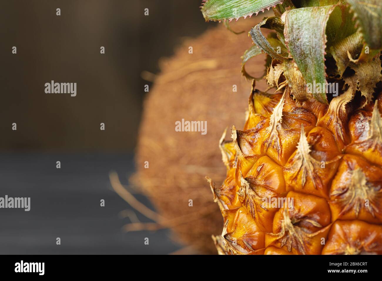 Close up photo of a pineapple fruit Stock Photo - Alamy