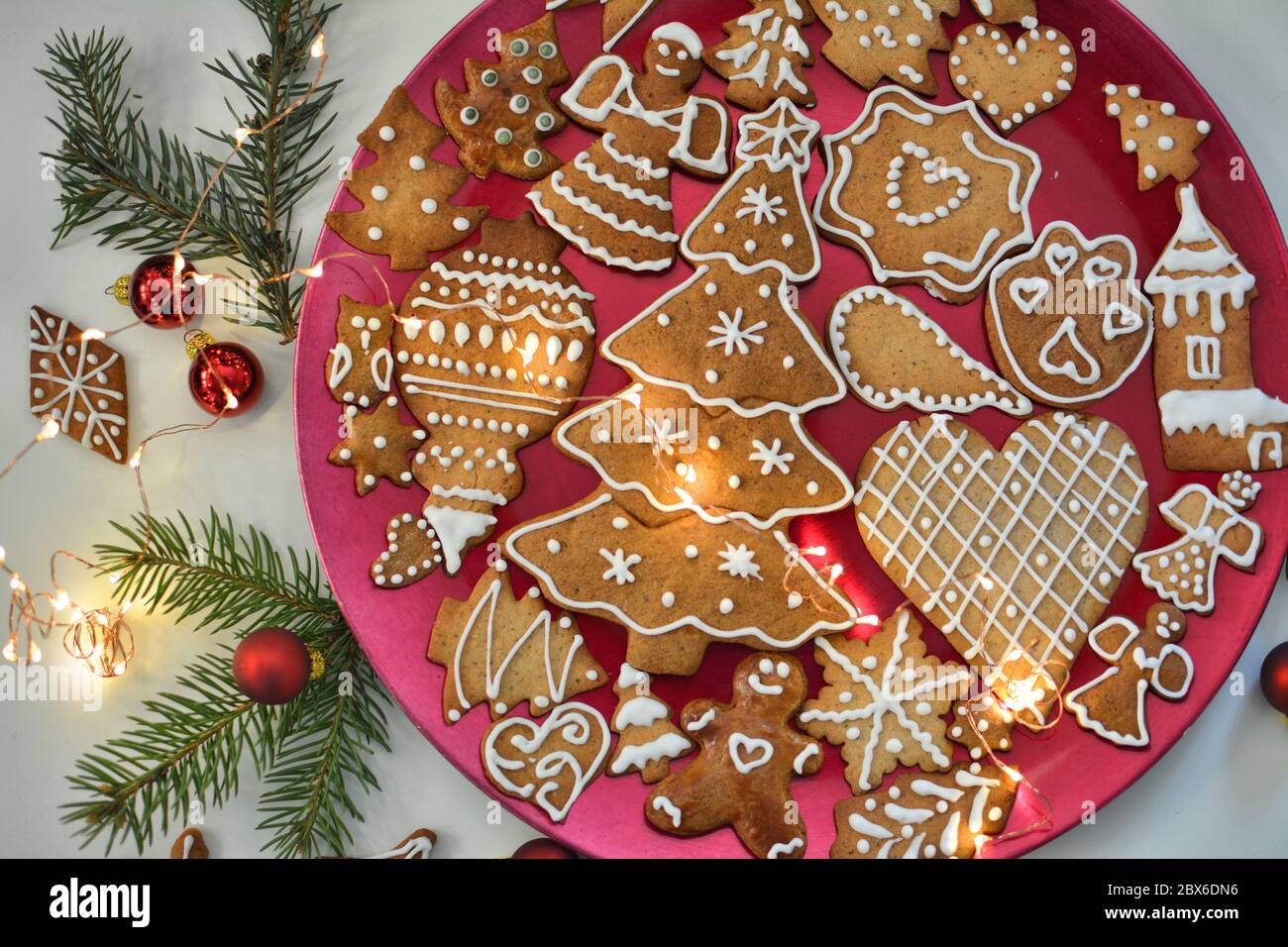 Gingerbread house christmas flat hi-res stock photography and images ...