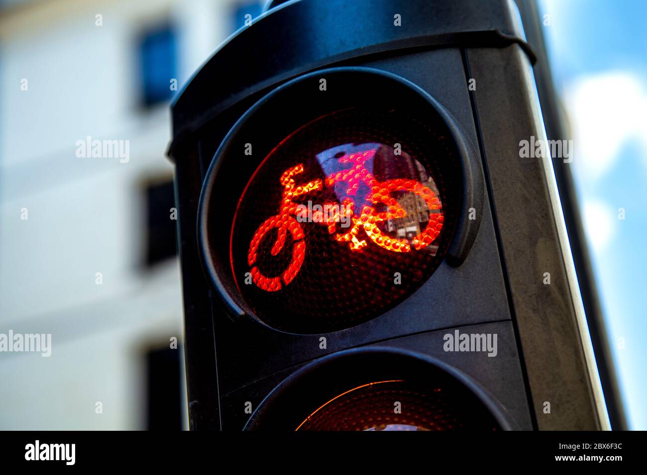 Red light traffic signal uk hi-res stock photography and images - Alamy