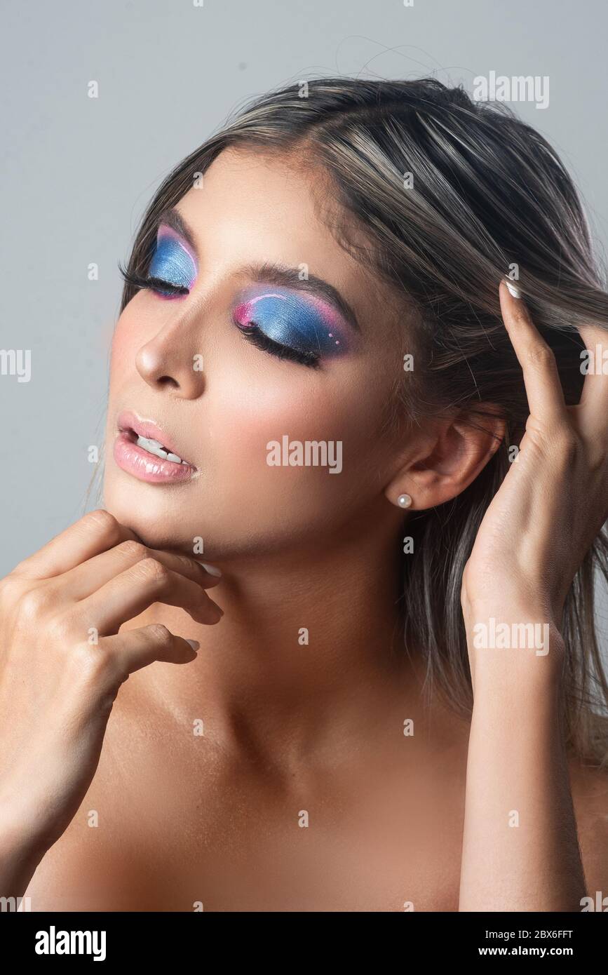 Beauty portrait of beautiful hispanic woman Stock Photo - Alamy