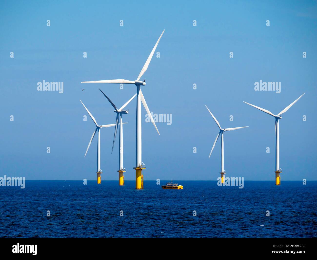 Wind turbine uk maintenance hi-res stock photography and images - Alamy