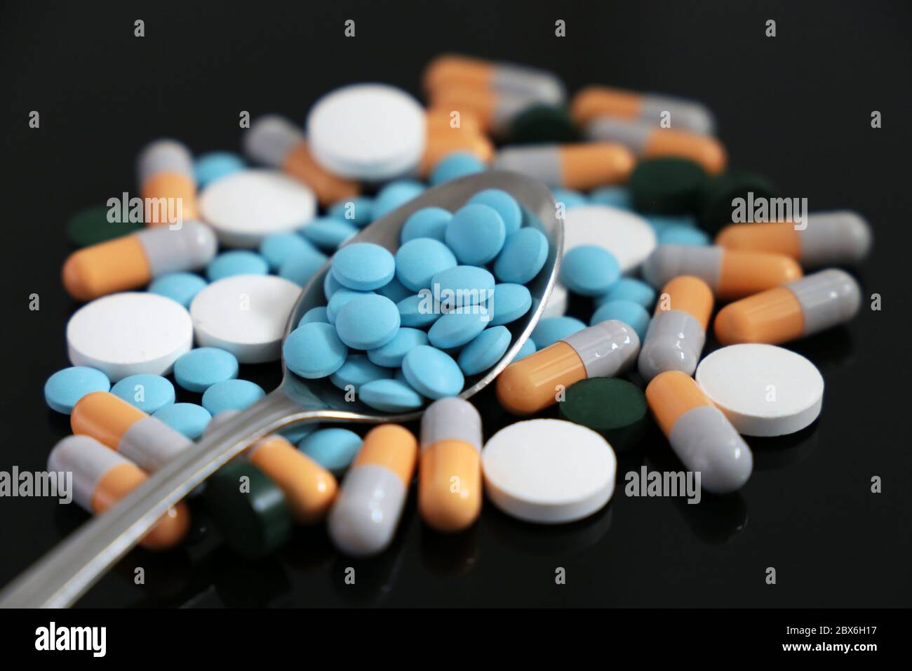 Different medication capsules tablets hi-res stock photography and ...