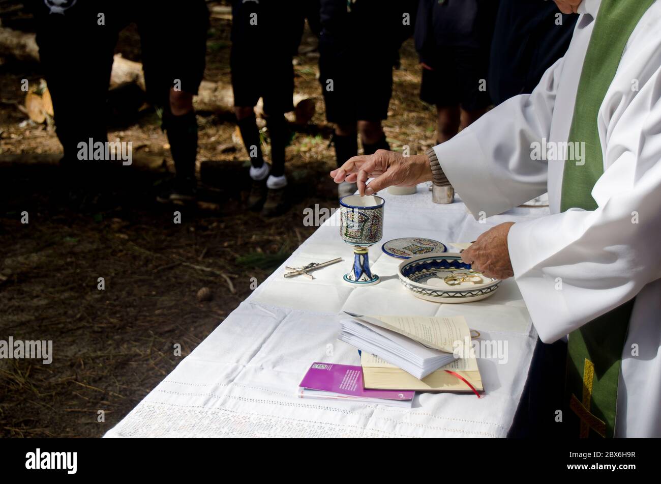 Catholic priest chalice hi-res stock photography and images - Alamy