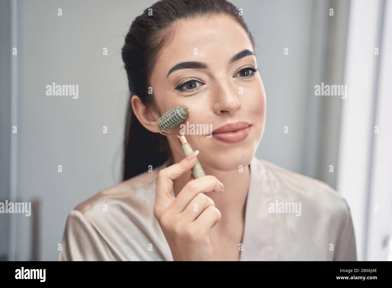 Jade daily hi-res stock photography and images - Alamy