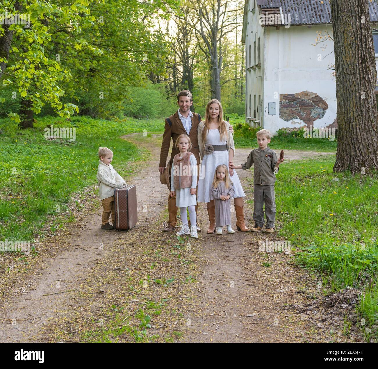 A large family goes on a long trip Stock Photo - Alamy