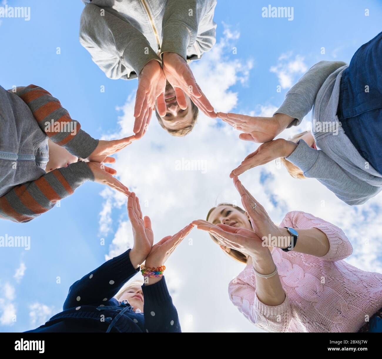 Family crowd shape hi-res stock photography and images - Alamy