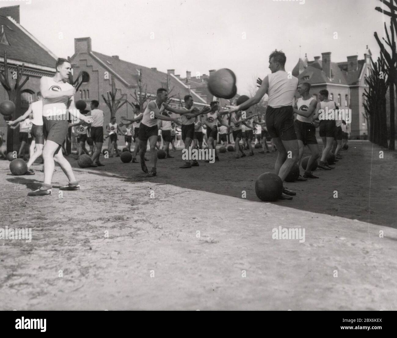 Sports training with the police. Heinrich Hoffmann Photographs 1933 ...