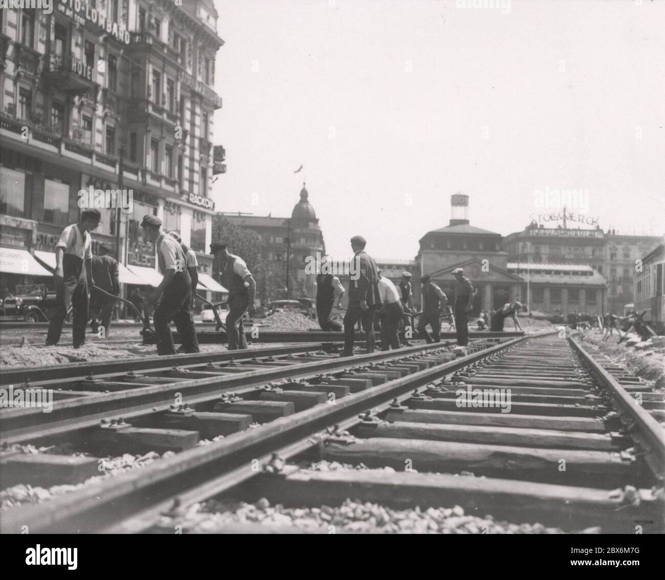 Road works Heinrich Hoffmann Photographs 1933 Adolf Hitler's official ...