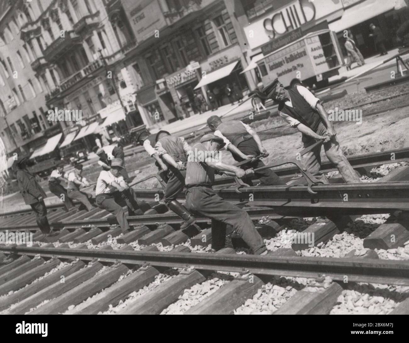 Road works Heinrich Hoffmann Photographs 1933 Adolf Hitler's official ...