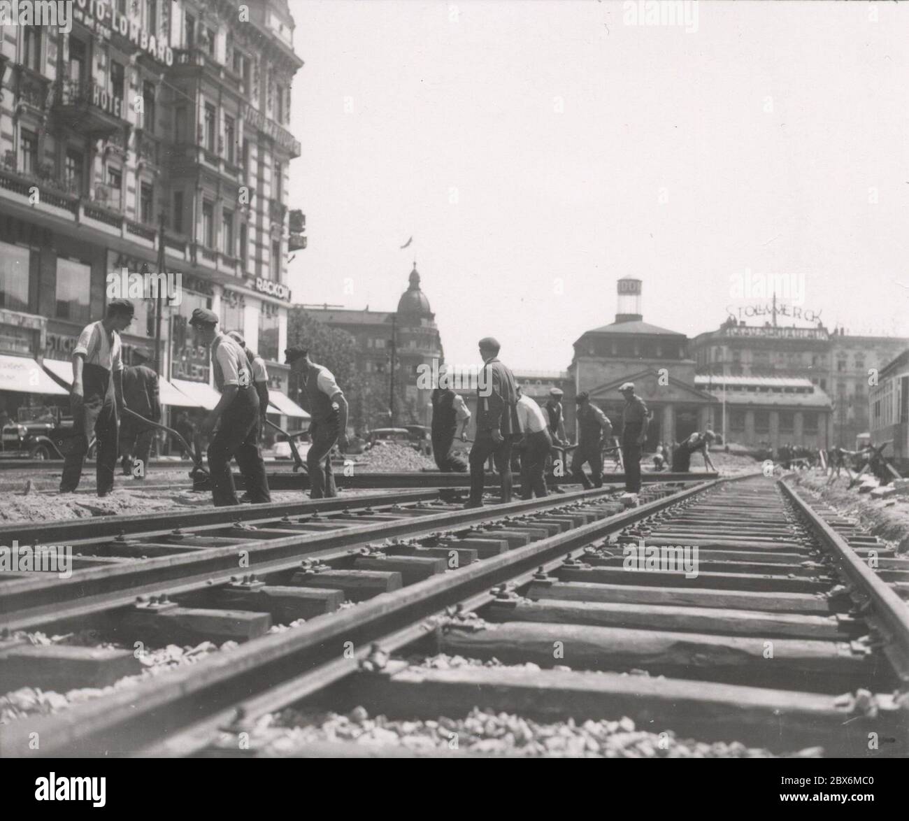 Road works Heinrich Hoffmann Photographs 1933 Adolf Hitler's official ...