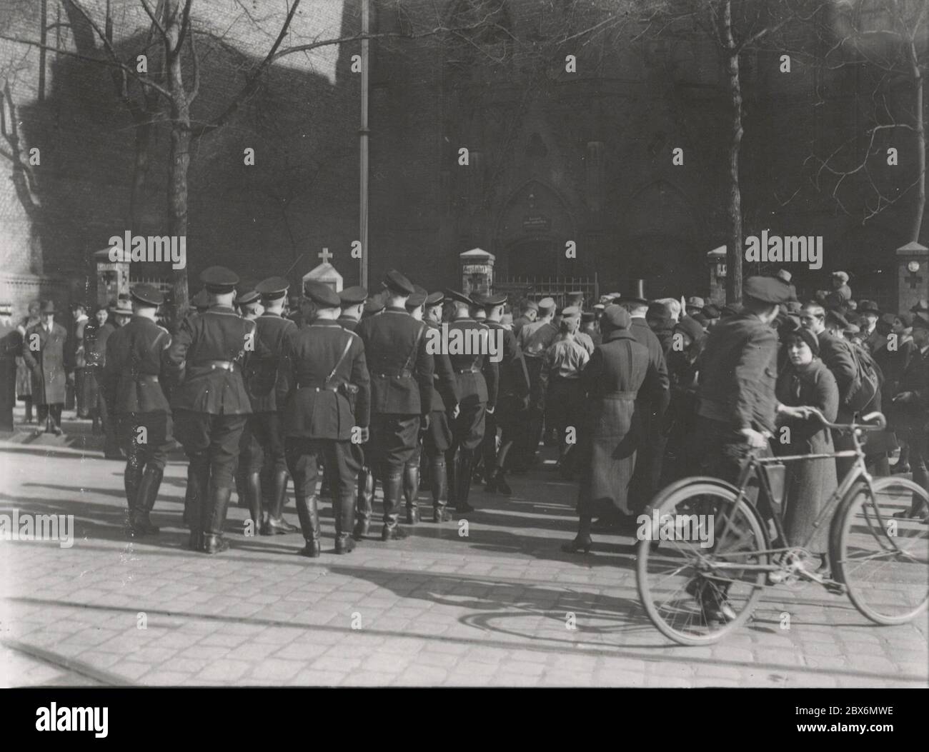 Thanksgiving service of the SA and SS January 30, 1933. Heinrich ...