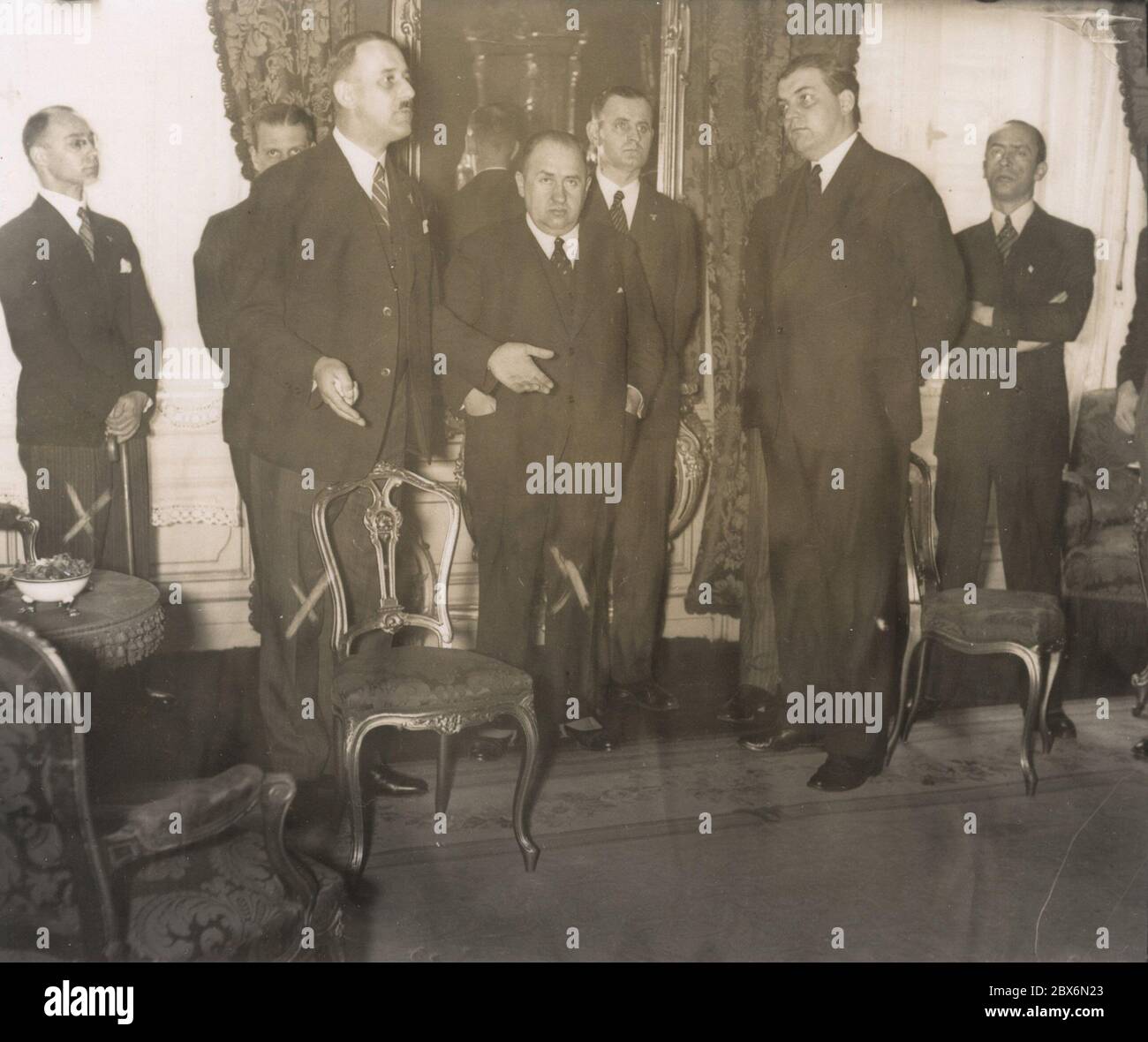 Press conference with Hautmann Weiss, Hermann Esser, State Secretary ...