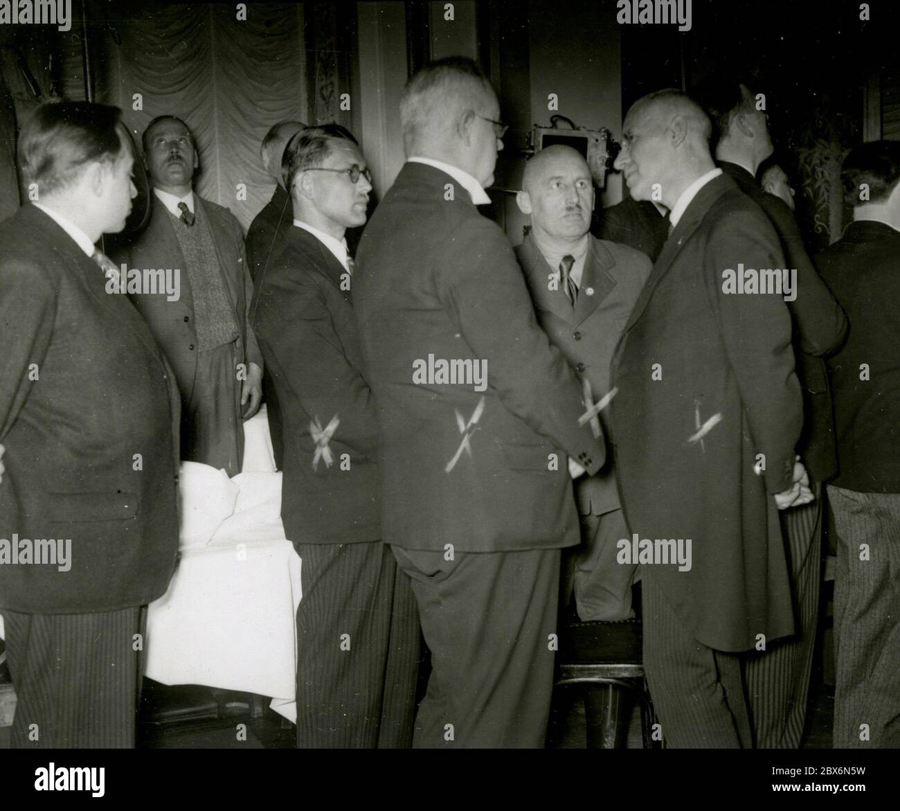 Reichsleiter Bouhler - Reichsschatzmeister Schwarz - Gauleiter ...