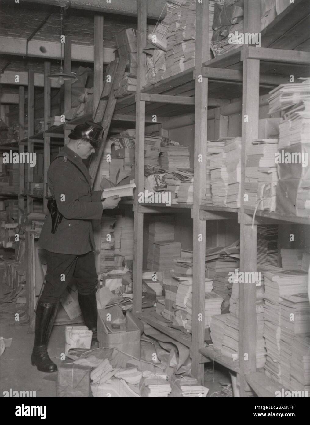 Occupation of the Karl Liebknecht House - securing of the file material ...