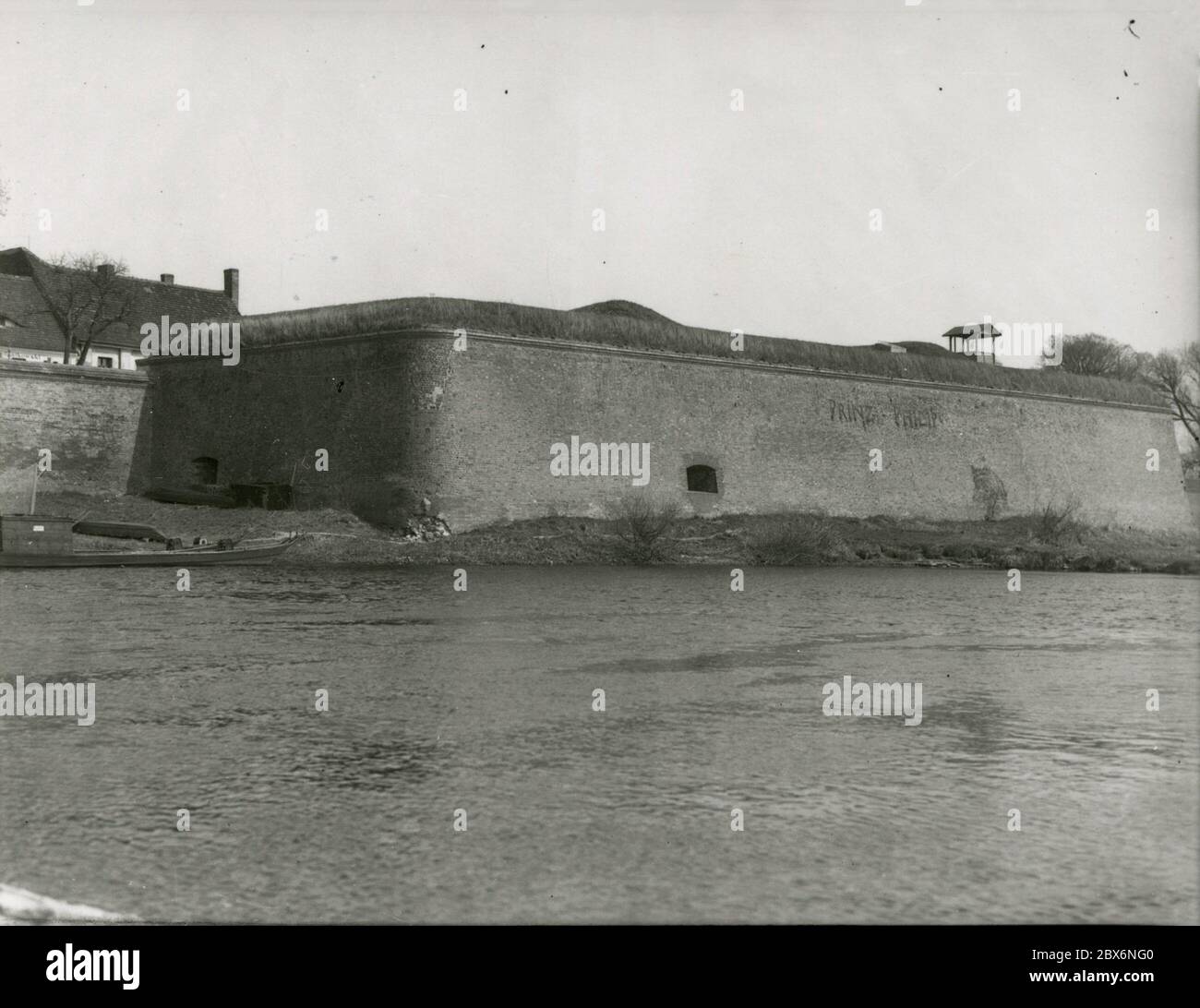 SA visits the castle museum Heinrich Hoffmann Photographs 1933 Adolf ...