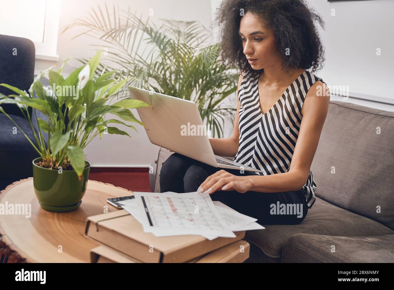 Desk reaching hi-res stock photography and images - Alamy