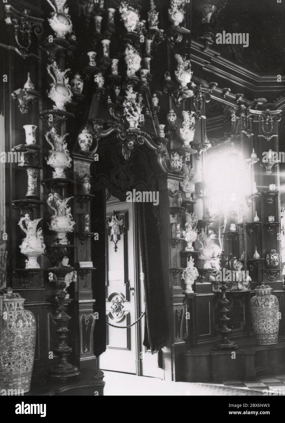 Museum in the Berlin Palace. Heinrich Hoffmann Photographs 1933 Adolf ...