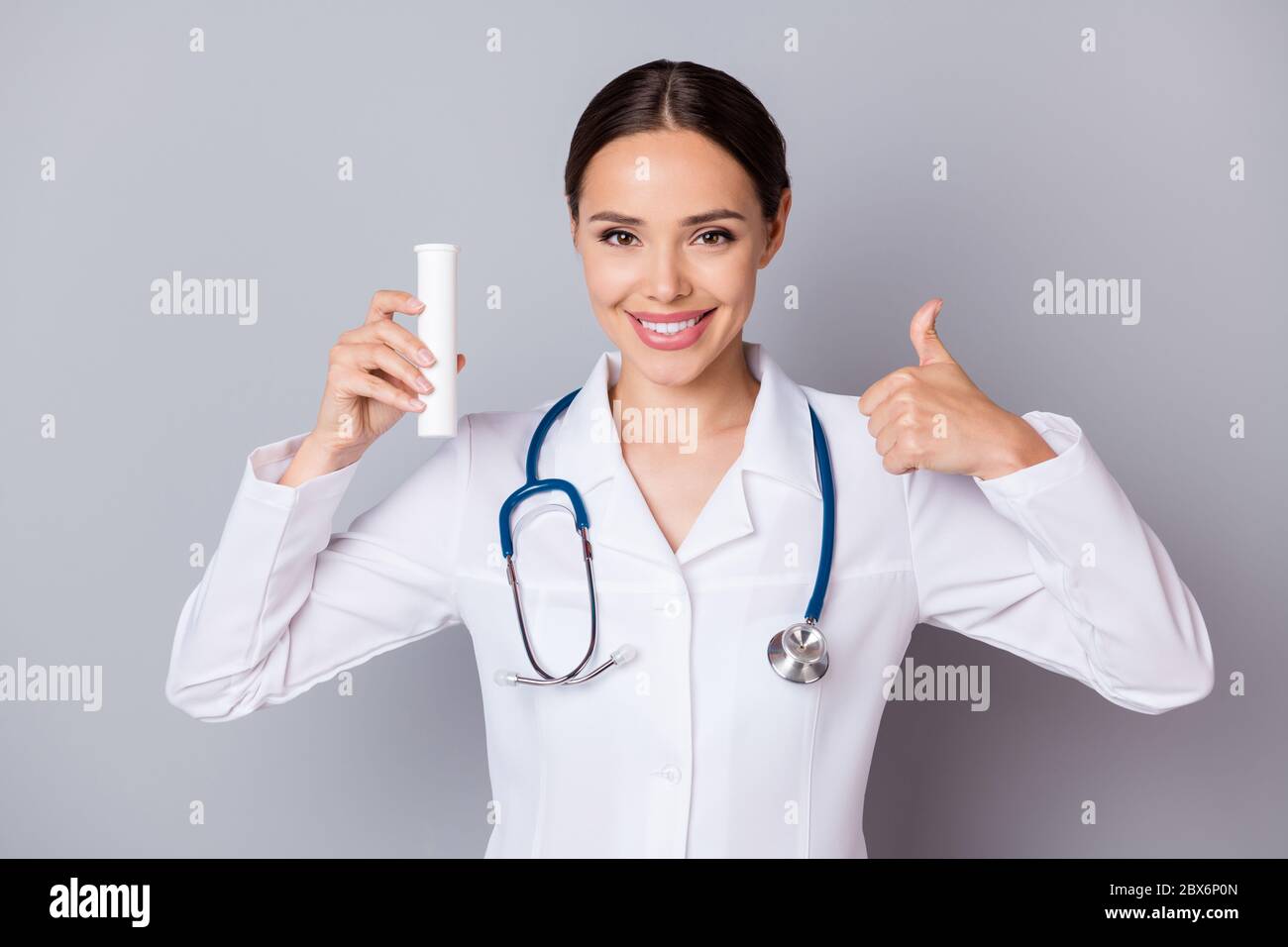 Photo of family doc lady professional advising patients vitamins ...