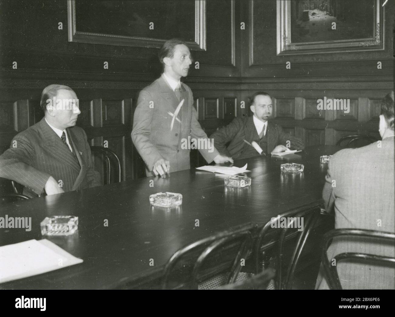Goebbels at the press conference - Hanke Heinrich Hoffmann Photographs ...