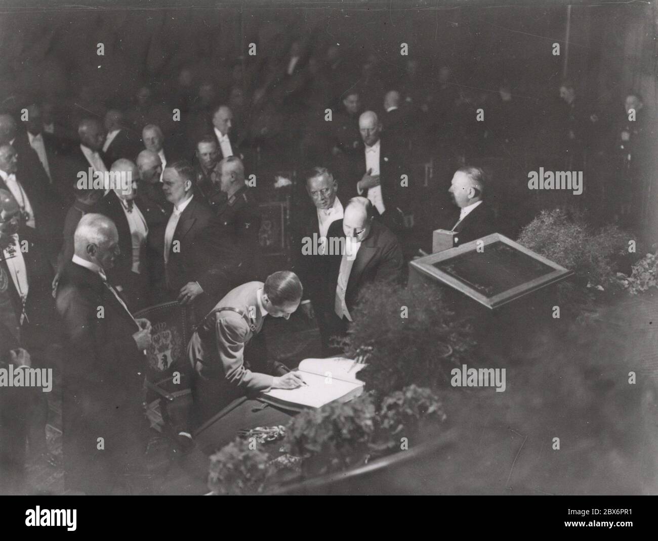 Mayor Sahm Heinrich Hoffmann Photographs 1933 Adolf Hitler's official ...