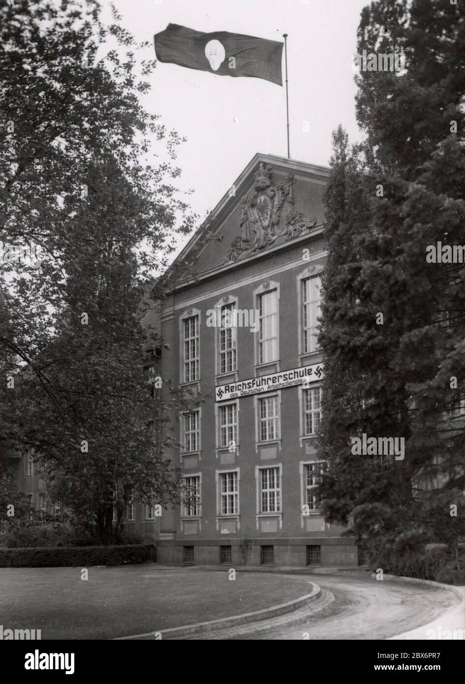 In the Reichsführer School of the Reich Labor Service (RAD) in Bernau ...